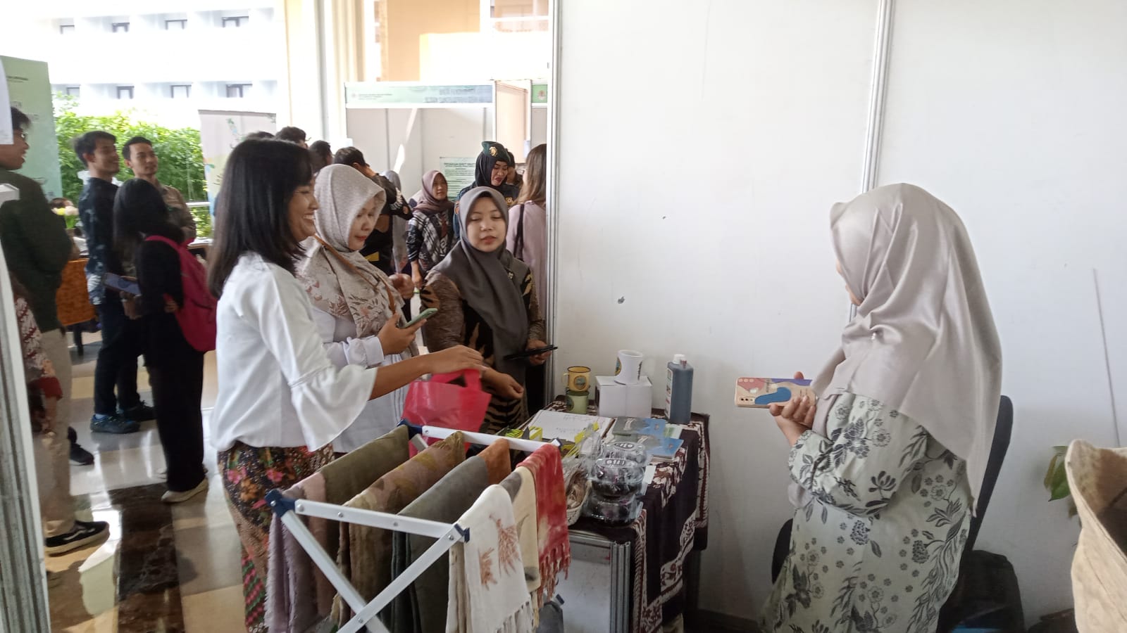 Balai TNGM Pamerkan Produk Kelompok Binaan - Taman Nasional Gn. Merapi
